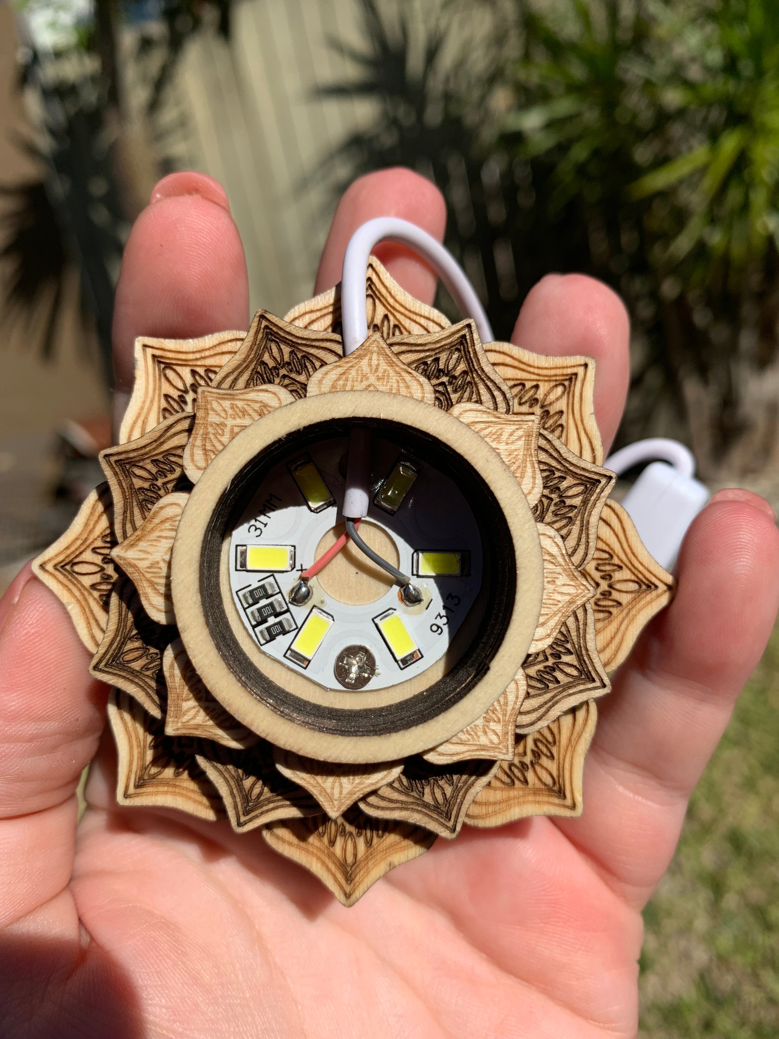 Light Sphere Stand – EnokiCrystals